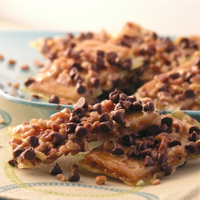 Toffee Pecan Crunch Bars | EASYBAKED