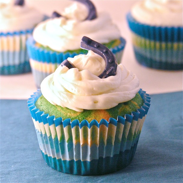 NFL Cupcakes! | EASYBAKED