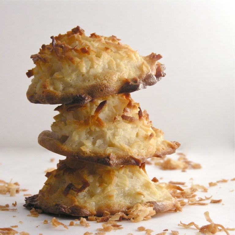 Coconut Macaroons | EASYBAKED