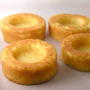 Mini Boston Cream Pies | EASYBAKED