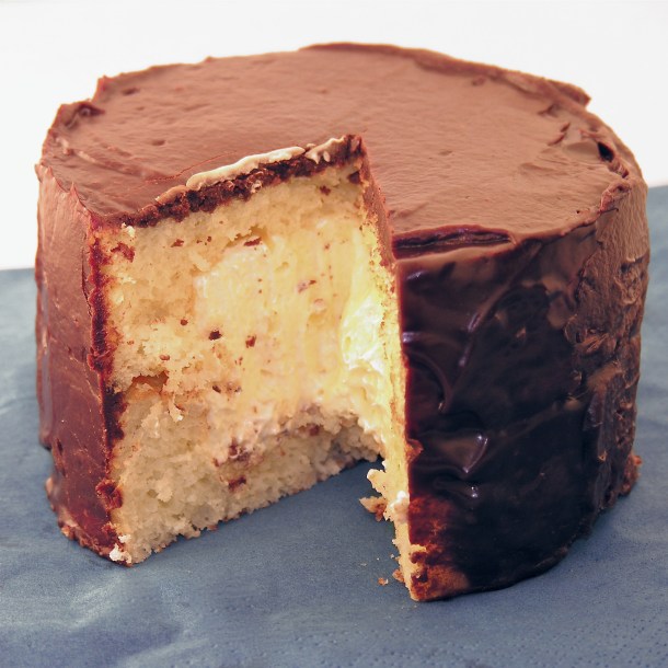 Mini Boston Cream Pies | EASYBAKED