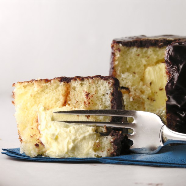 Mini Boston Cream Pies | EASYBAKED