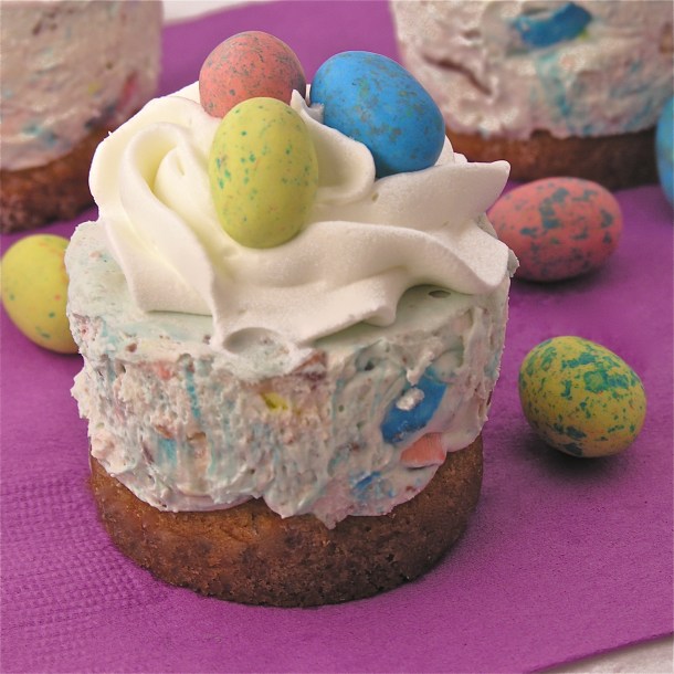 Easter Mini-Cheesecakes | EASYBAKED