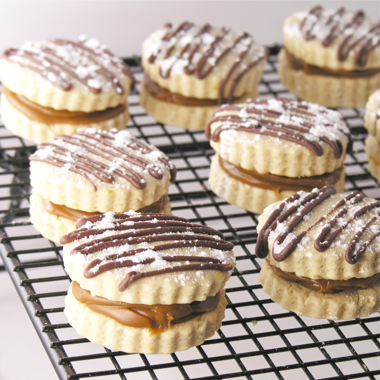 Alfajores (Peruvian Caramel Cookies) | EASYBAKED