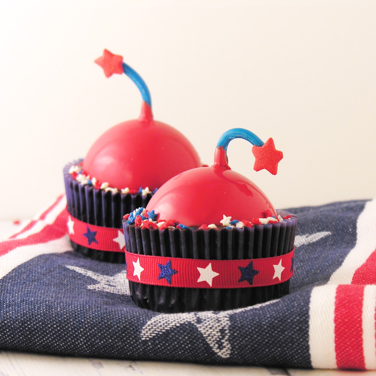 Peppermint “Smoke Bomb” Brownies! | EASYBAKED