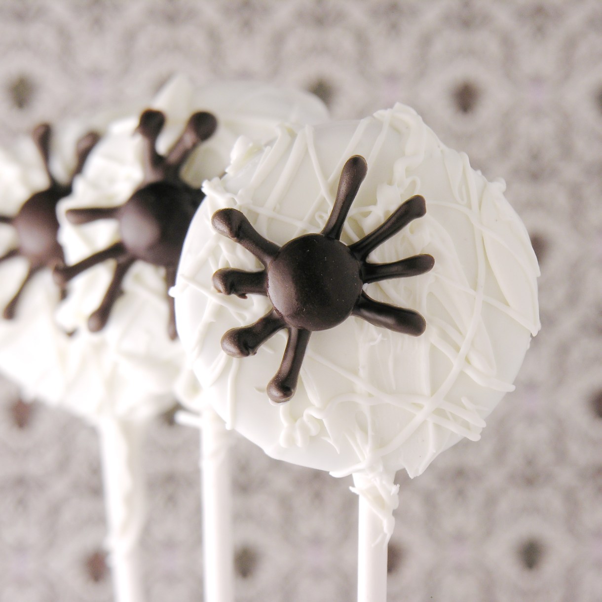 Spiderweb Oreo Pops | EASYBAKED