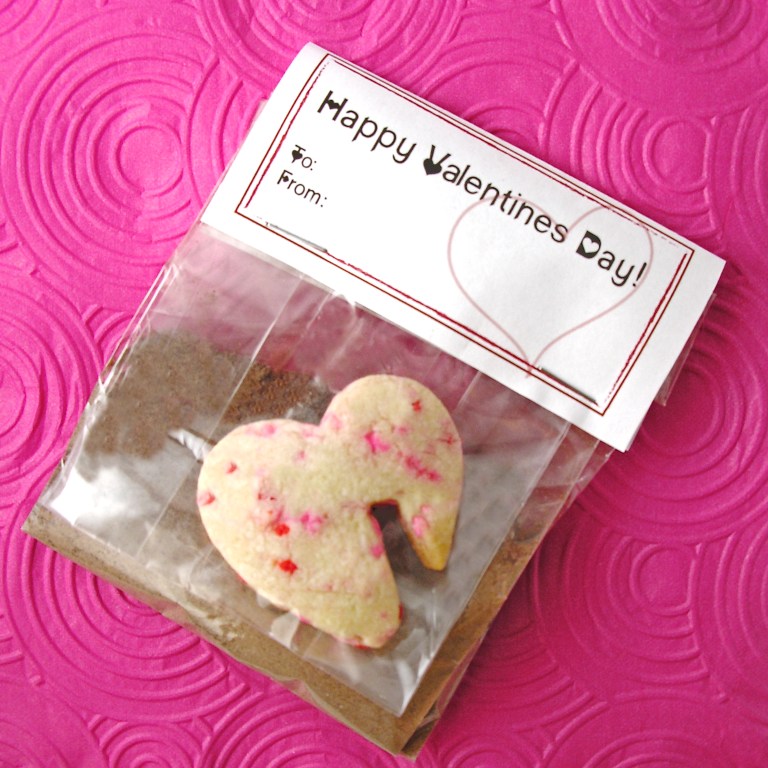 Valentine’s Day Mug Topper Cookies! | EASYBAKED