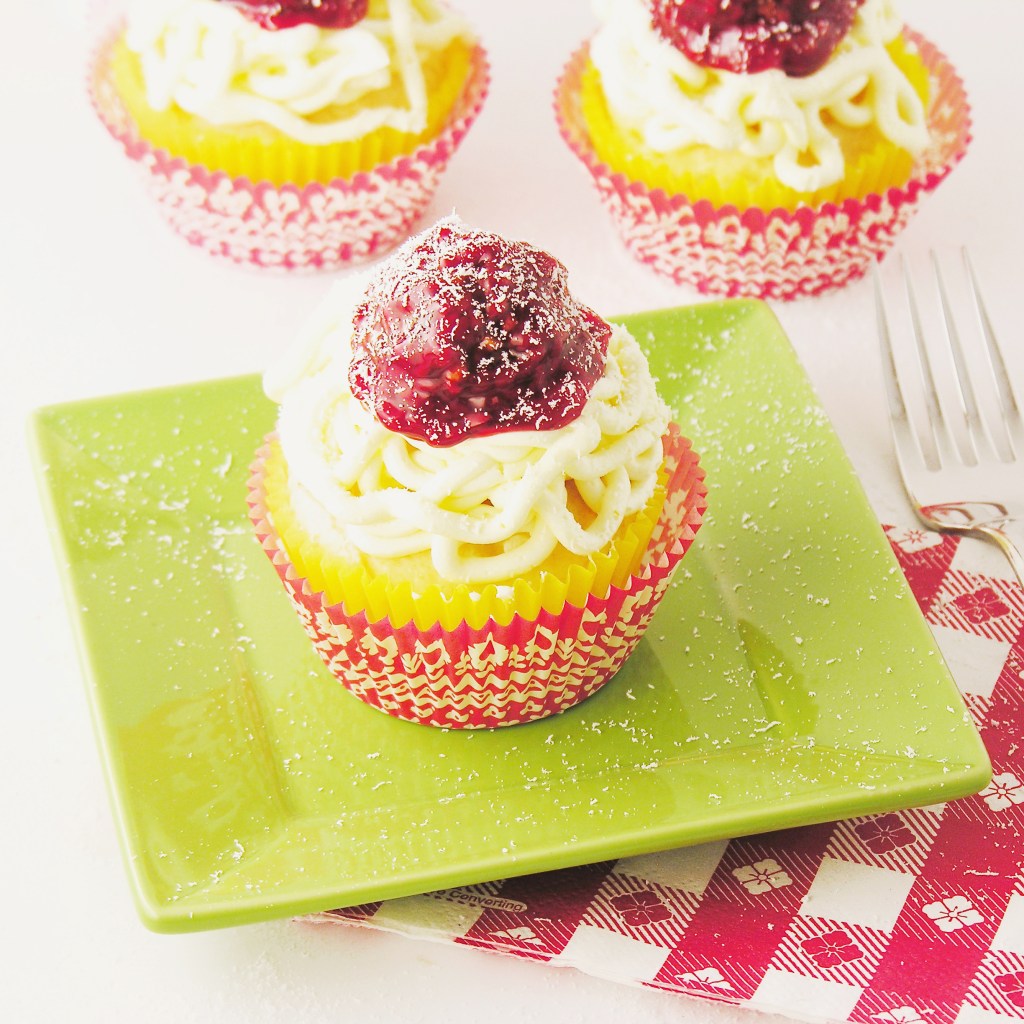 Spaghetti and Meatball Cupcakes | EASYBAKED