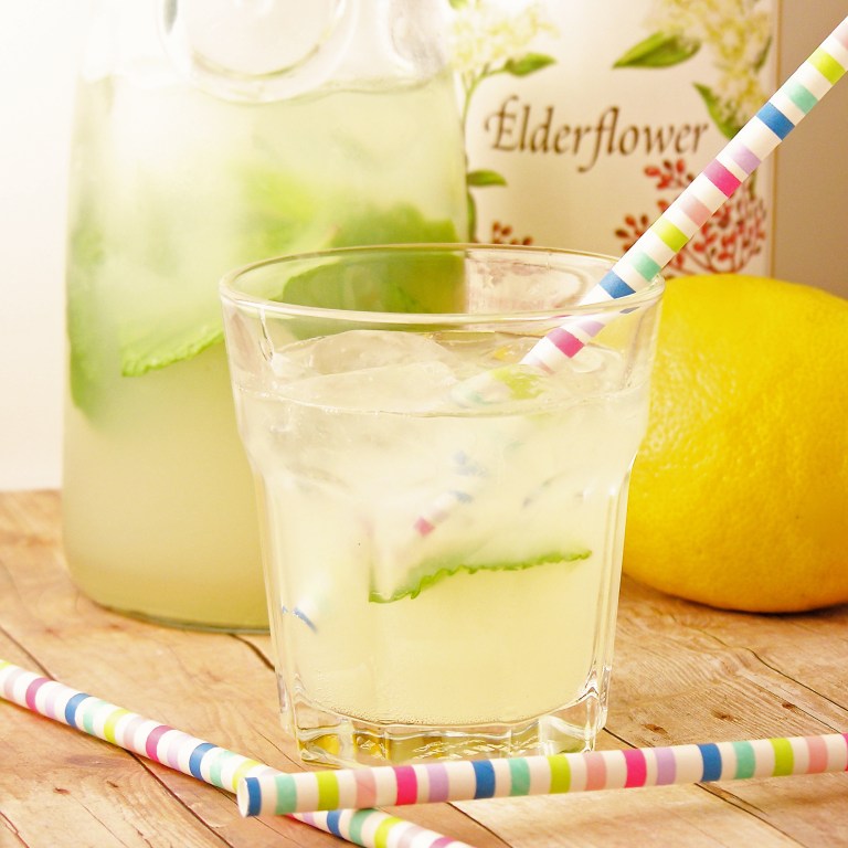 Czech lemonade | EASYBAKED