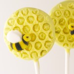 Honeycomb Oreo Pops- with Bees! | EASYBAKED