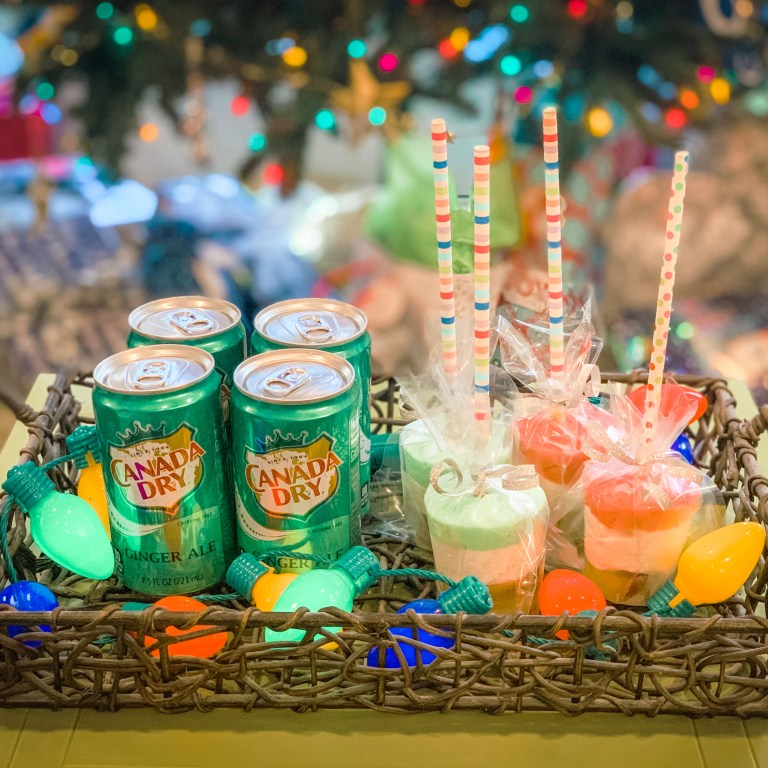 A Cup of Cheer! Christmas Punch Pops. | EASYBAKED